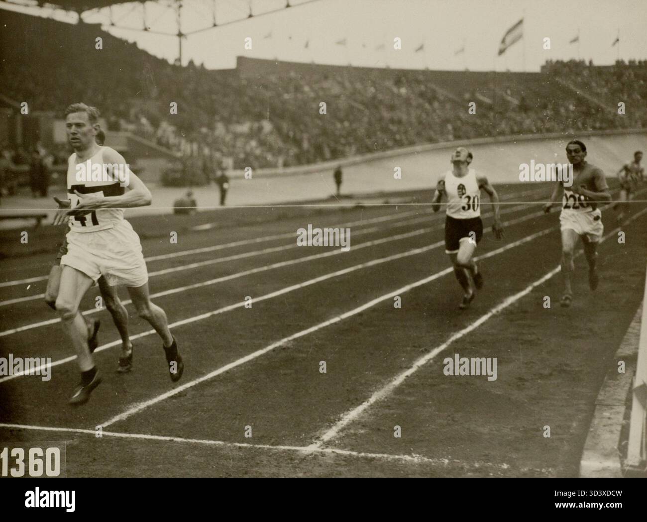 A photograph of the finish line of the men's 800-meter and 1500-meter ...