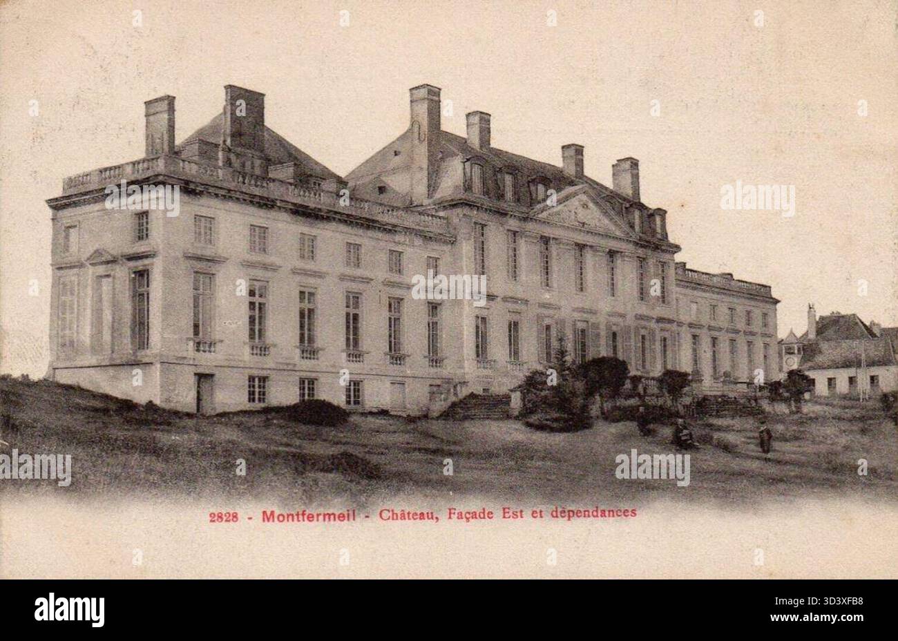 This black-and-white map from 1900-1910 shows the eastern façade and ...