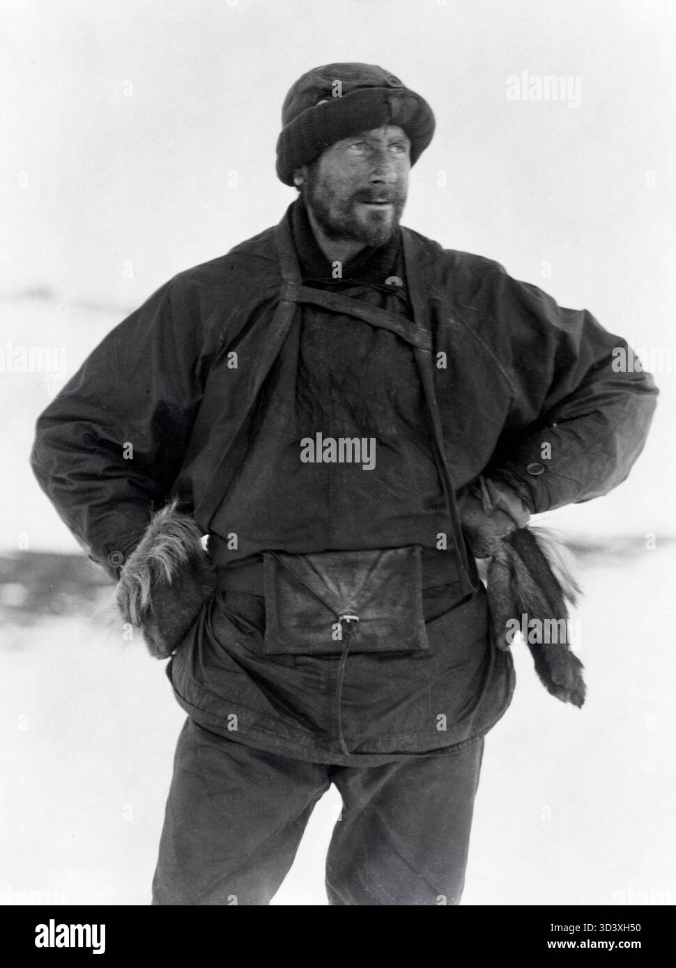 This photograph from the 1912 South Pole expedition shows Robert Falcon ...