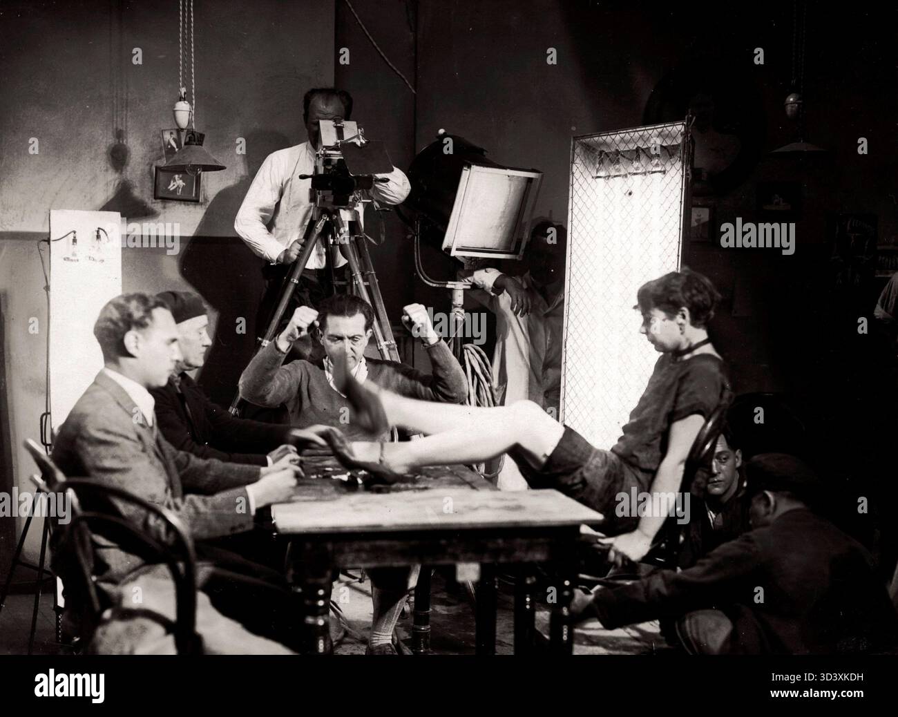 In 1928, a behind-the-scenes photo from the film 'Spione' (Spies) was ...