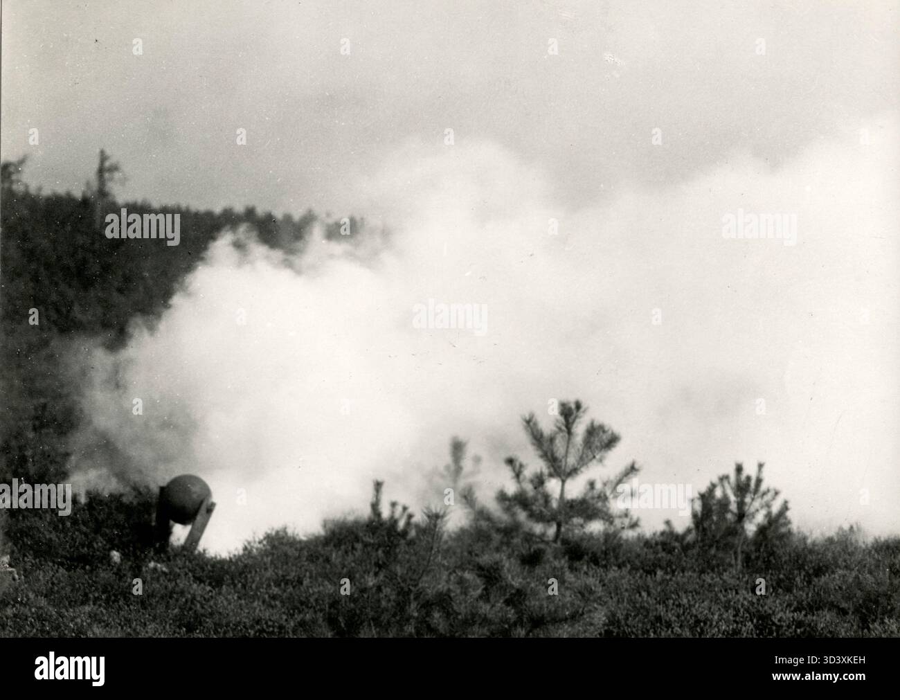 Smoke screen techniques hi-res stock photography and images - Alamy
