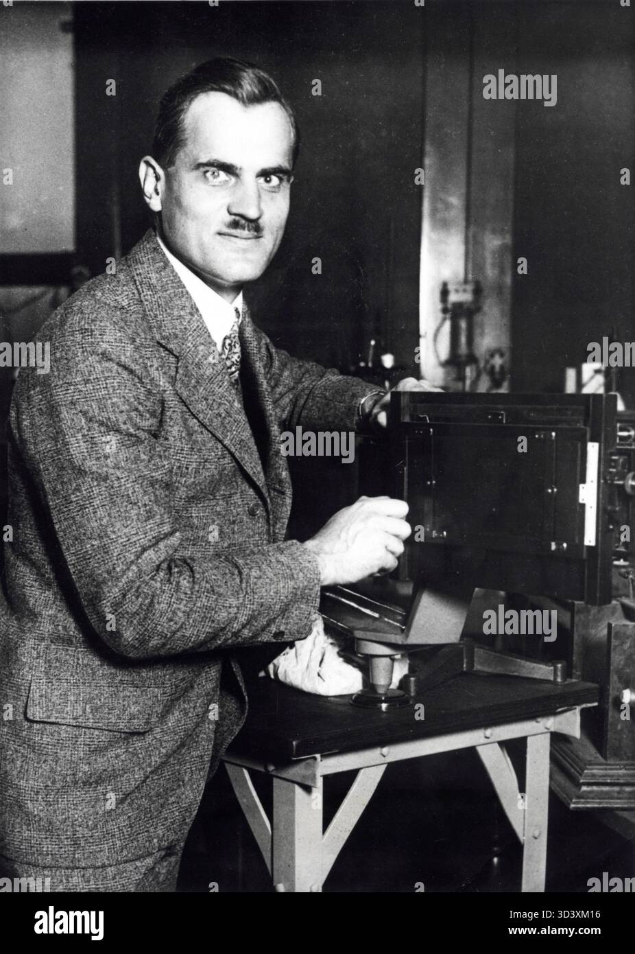 Professor Arthur Holly Compton, Nobel Laureate in Physics in 1927, is ...