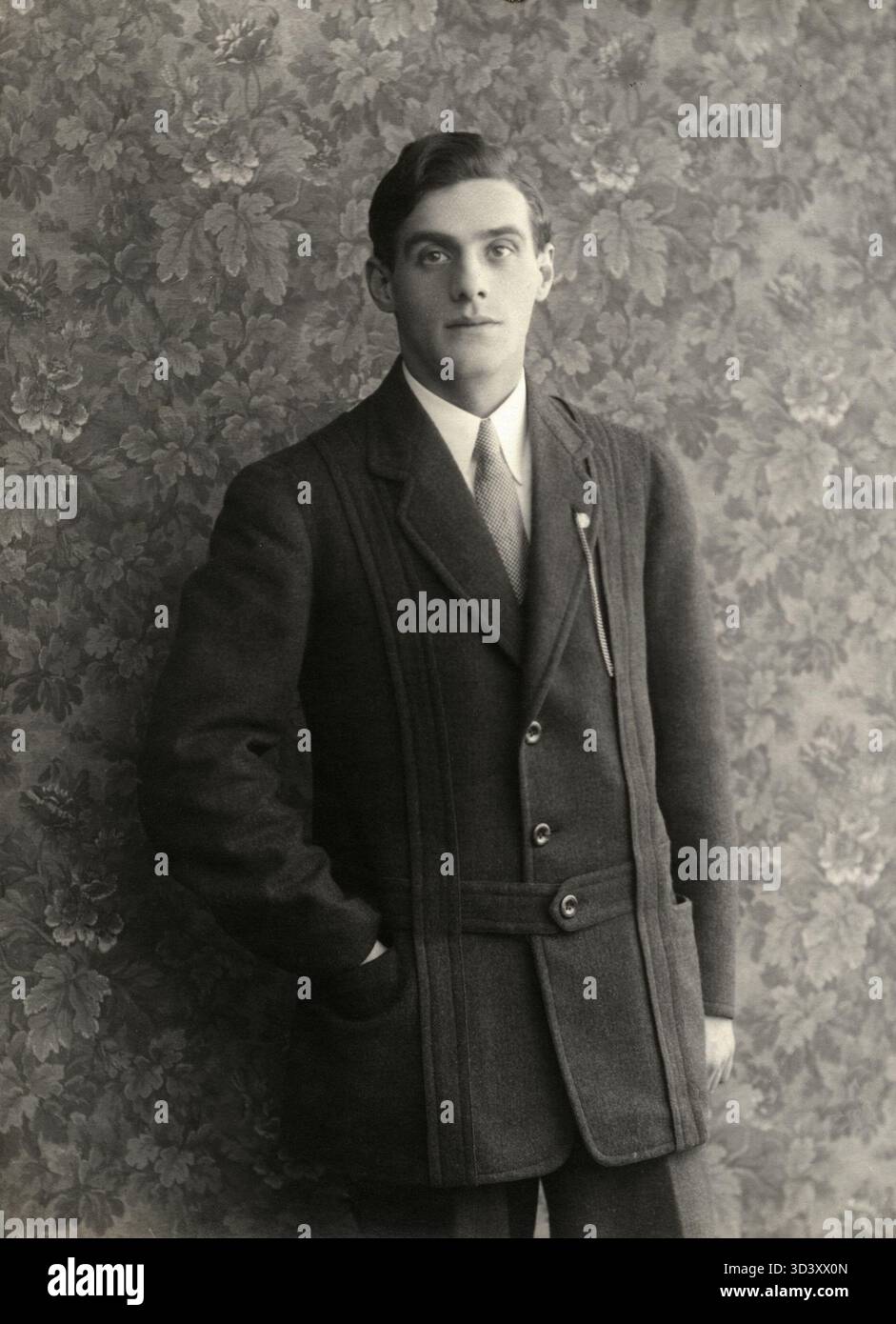 Louis Davids, born Simon David (1883-1939), was a renowned Dutch ...