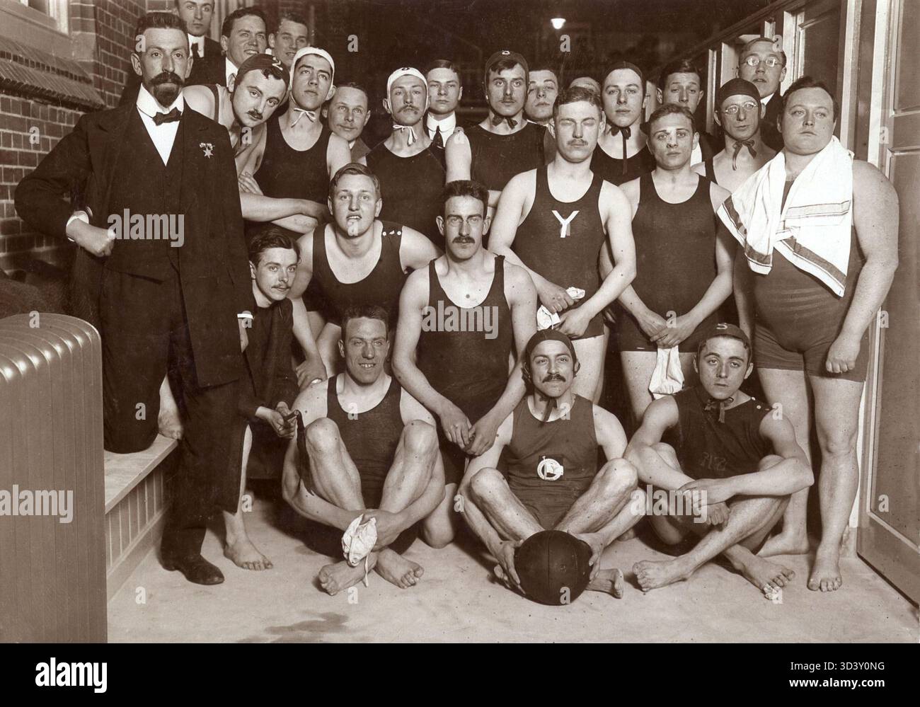 Water polo team 'Y' at the opening of the Zuiderbad swimming pool in ...