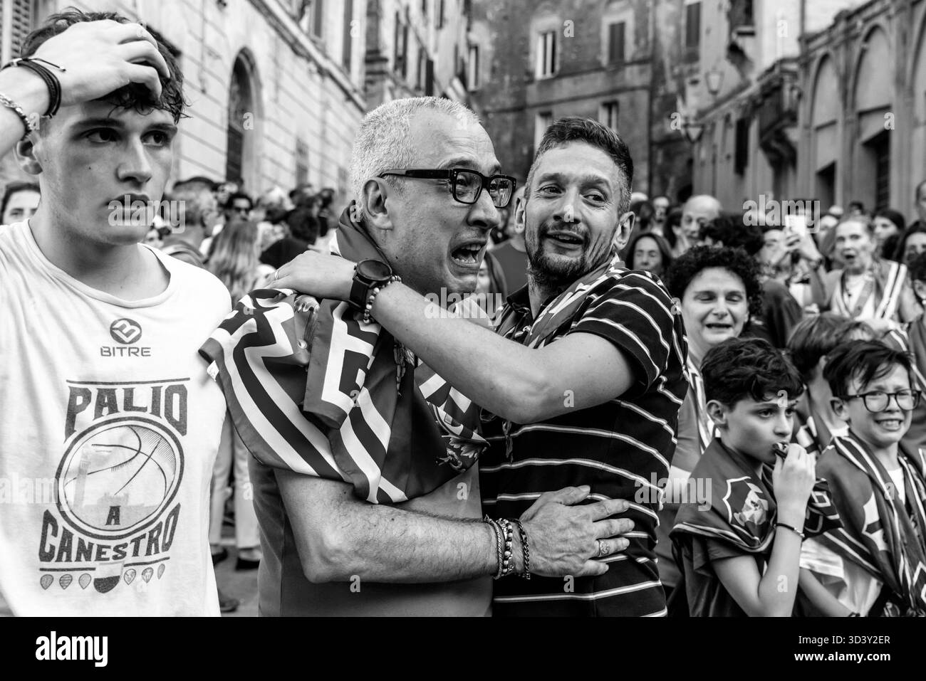 Contrada Members From The Victorious Oca Contrada Celebrate Outside The ...