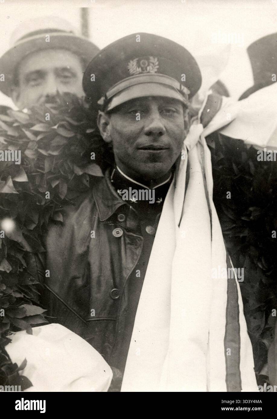 This 1919 photograph from the Eerste Luchtvaart Tentoonstelling (First ...