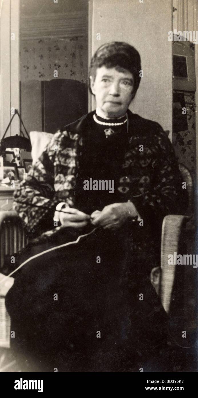 Empress Dagmar, formerly Tsarina Maria Feodorovna of Russia, is ...