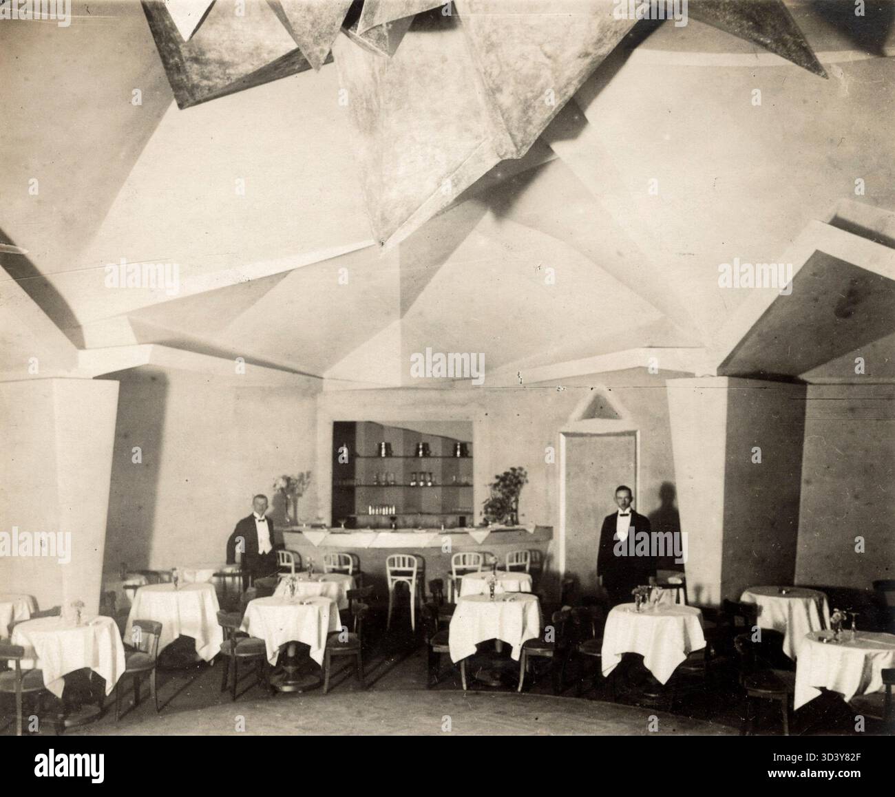 In 1921, the restaurant at the Scala Palast in Berlin featured cubist ...