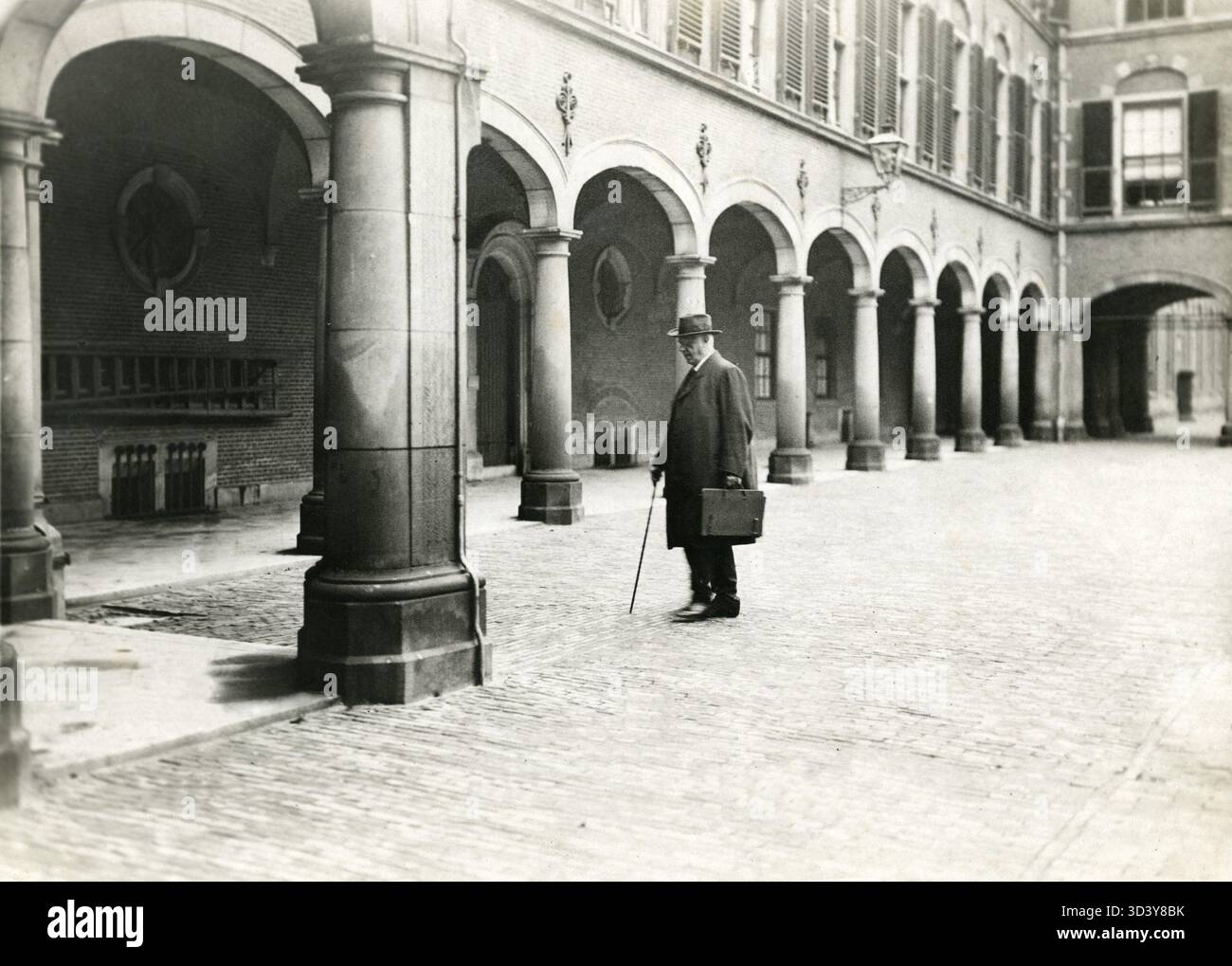 Politician and member of the SDAP, Henri van Kol, arrives at the ...