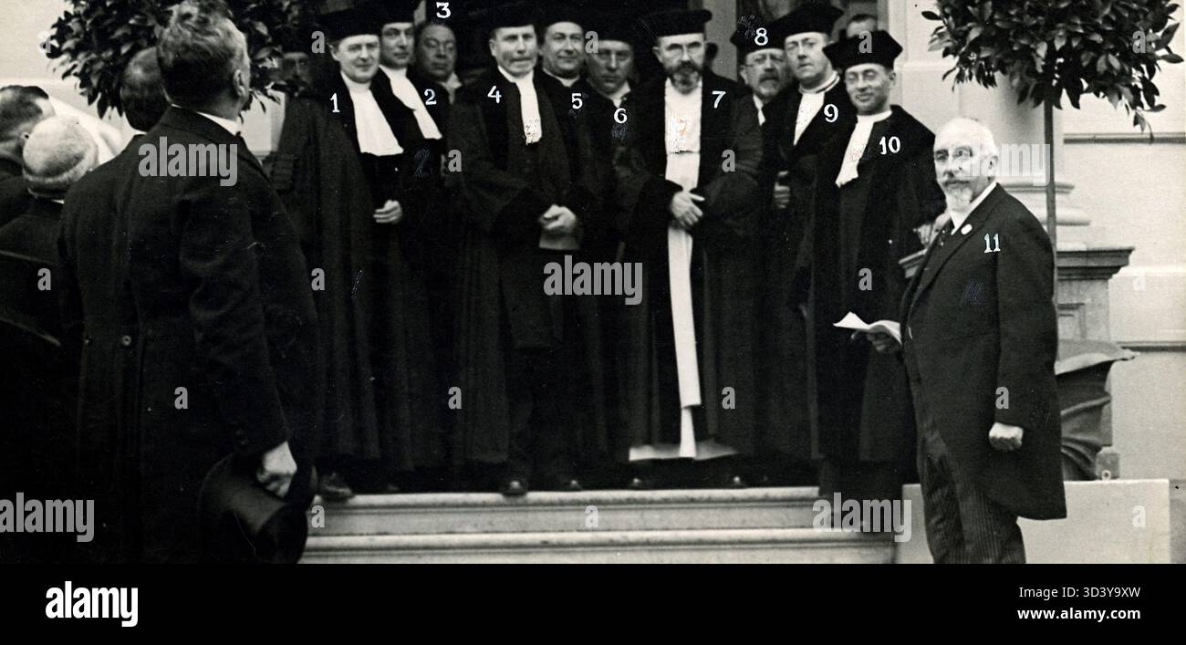 During the opening of the University of Nijmegen in 1923, a group of ...