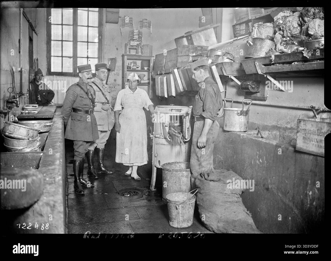 Gender roles in the military Black and White Stock Photos & Images - Alamy