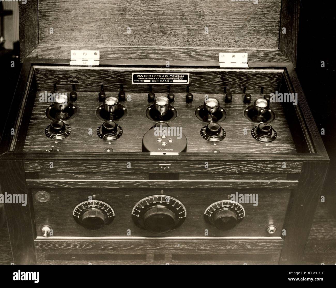 Five tube radio hi-res stock photography and images - Alamy
