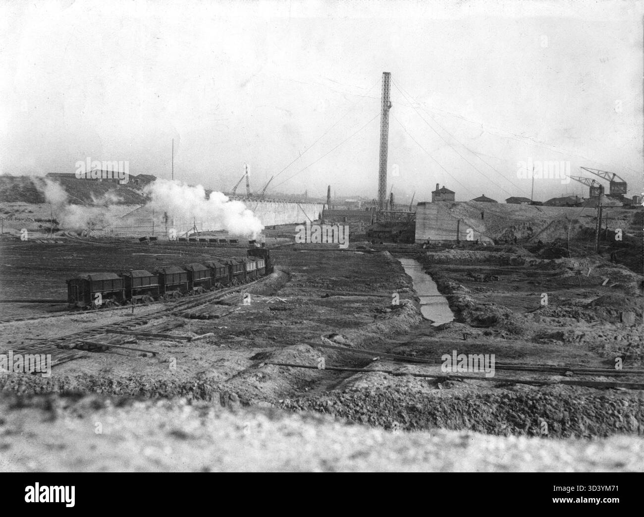 In 1924, construction began on the Noordersluis in IJmuiden, the world ...