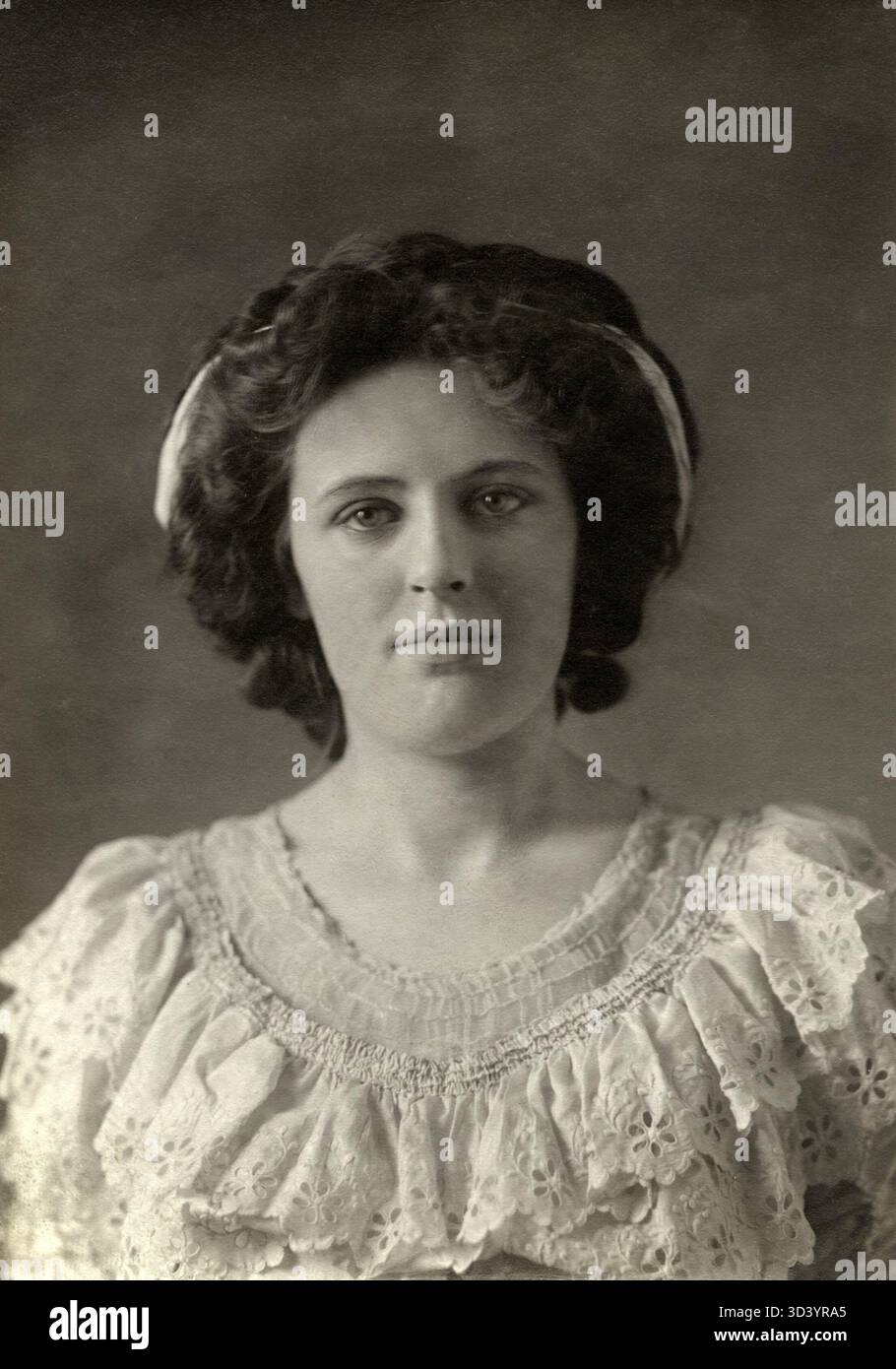 A portrait of the Dutch actress Betsy Holtrop-Van Gelder (1866-1963 ...