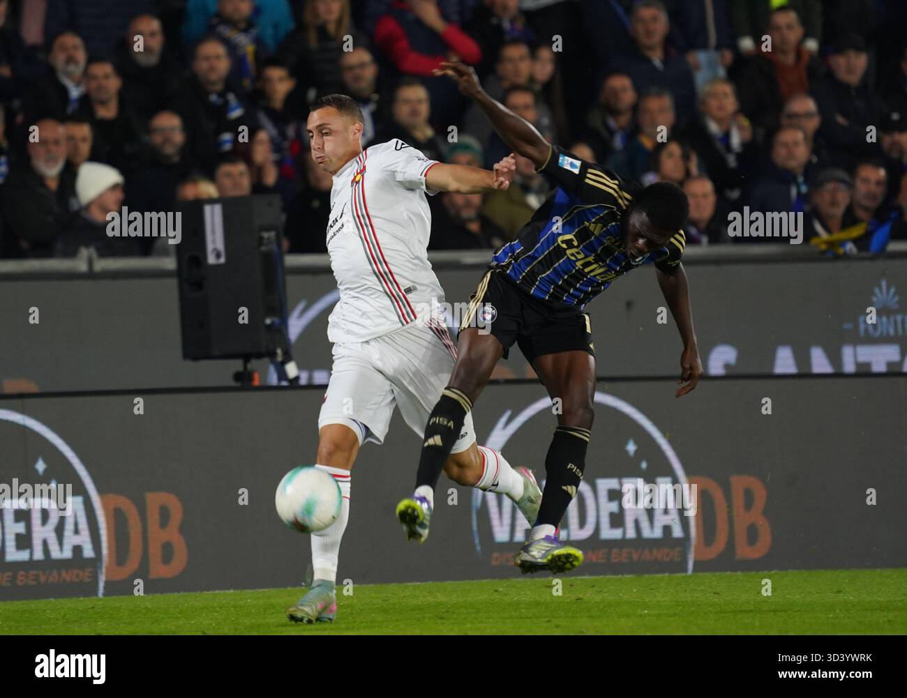 Pisa' Pisa and Cremonese at the Cetilar Arena Romeo Anconetani Stadium ...