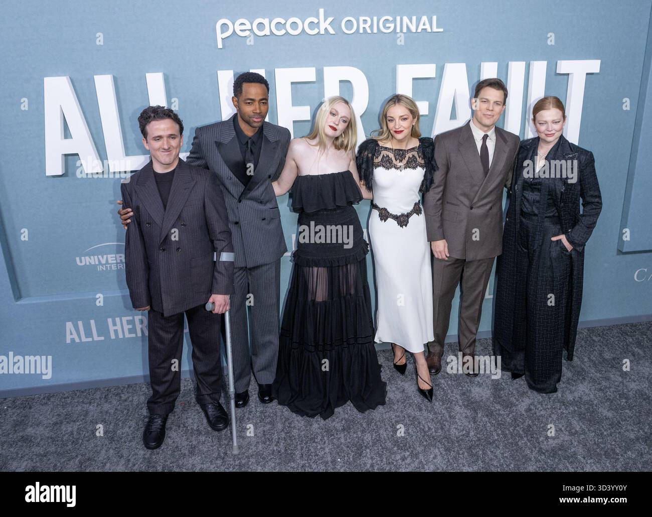 Daniel Monks, Jay Ellis, Dakota Fanning, Abby Elliott, Jake Lacy, Sarah ...