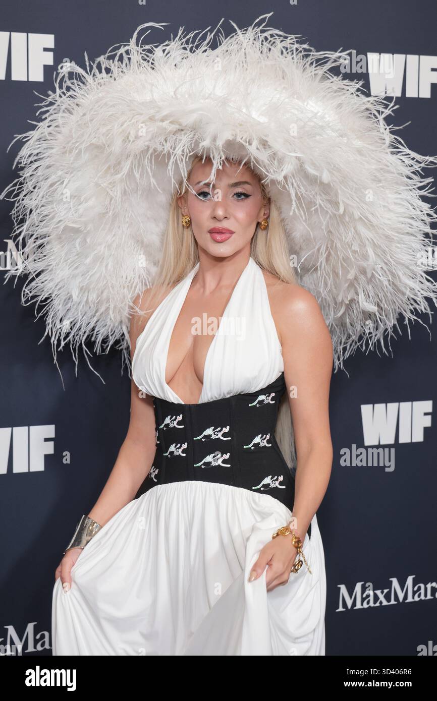 Jewel Farshad Attends The 2025 Wif Honors Presented By Max Mara At The