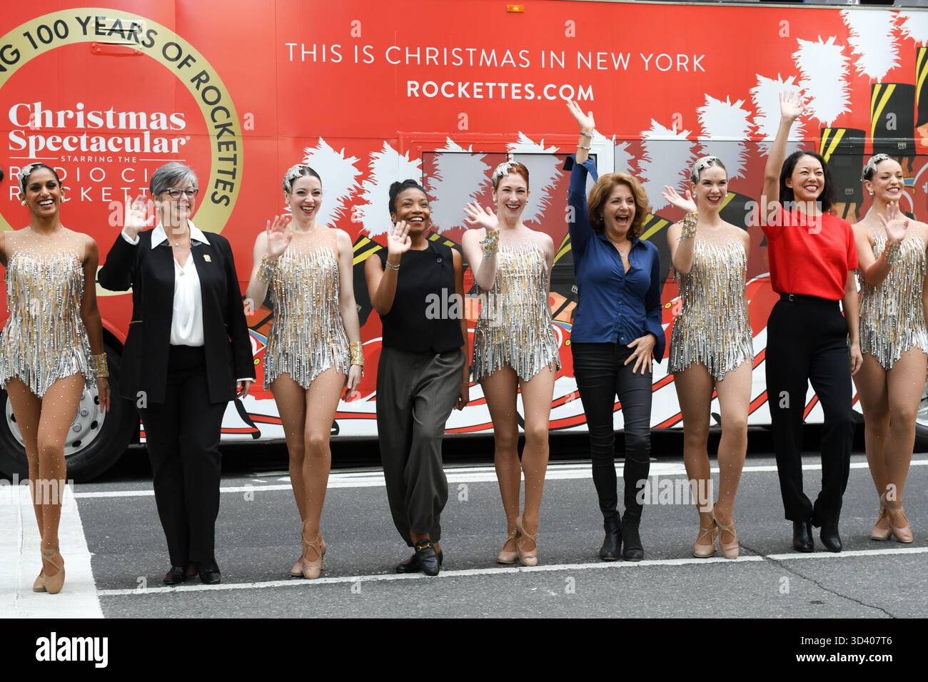 Former and current Radio City Rockettes perform during the Radio City ...