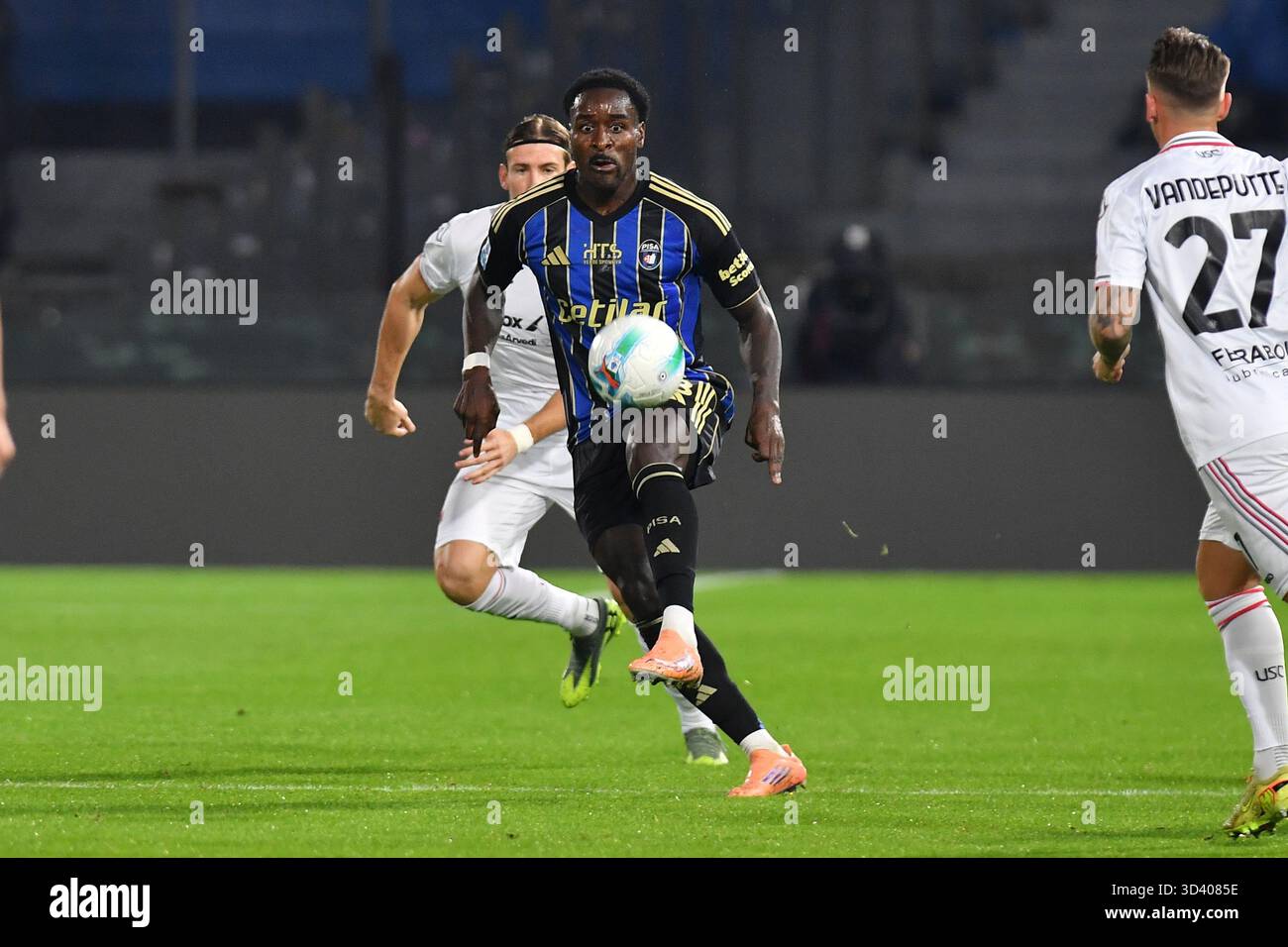 M'Bala Nzola (Pisa) during Pisa SC vs US Cremonese, Italian soccer ...