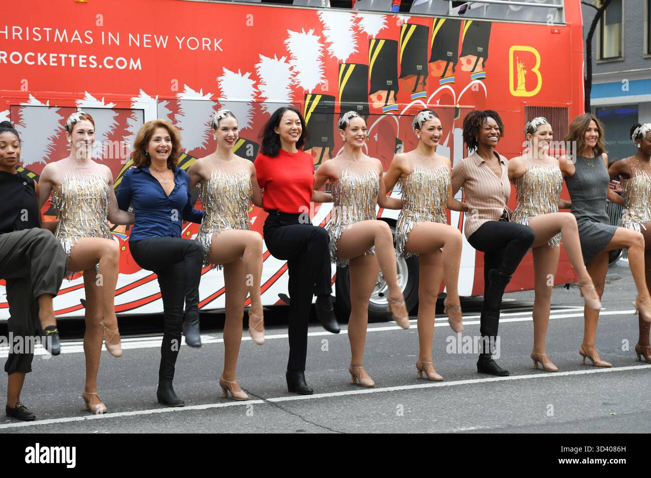 Former and current Radio City Rockettes perform during the Radio City ...