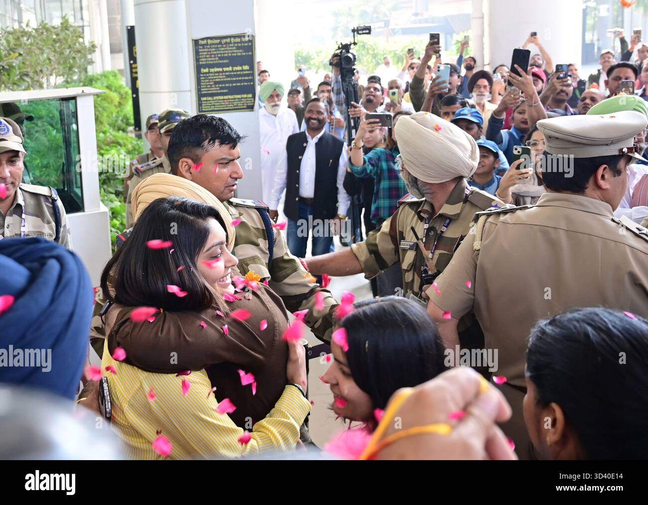 MOHALI, INDIA - NOVEMBER 7: World Cup-winning Indian women cricketer ...