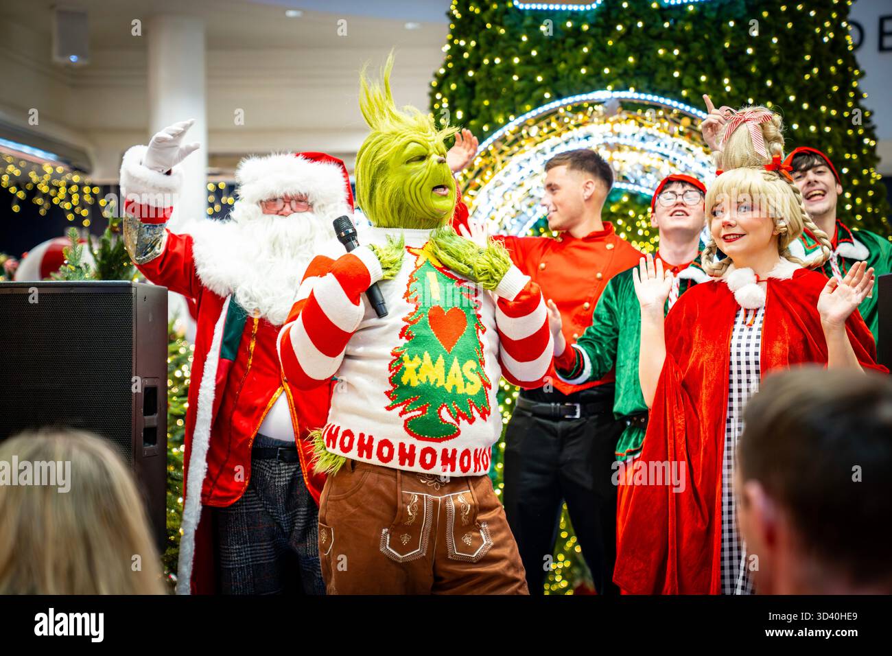 Derry, Northern Ireland. 7 November 2025. Santa and the Grinch share ...