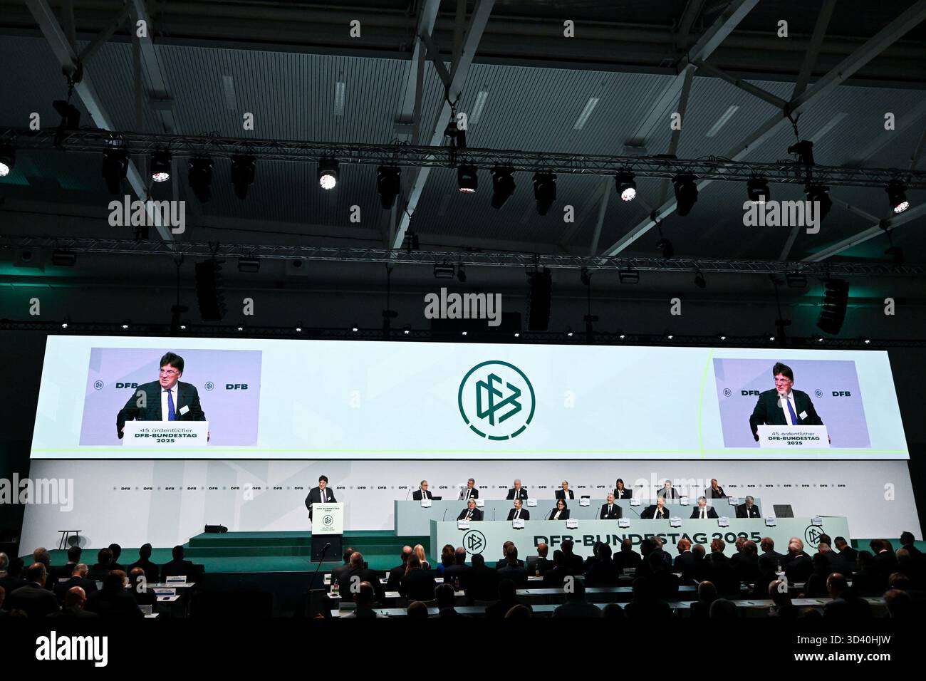 GER, Theodore Theodoridis (Generalsekretär, UEFA) spricht auf dem 45 ...