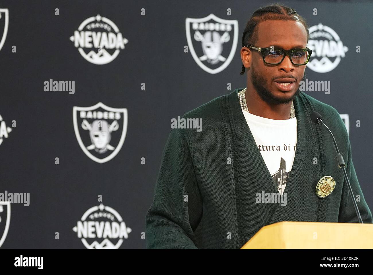 Las Vegas Raiders quarterback Geno Smith talks after an NFL football ...