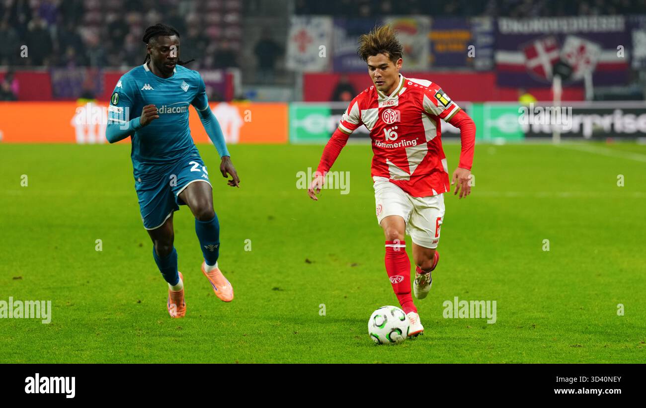 Fiorentina conference league 2025 hi-res stock photography and images ...