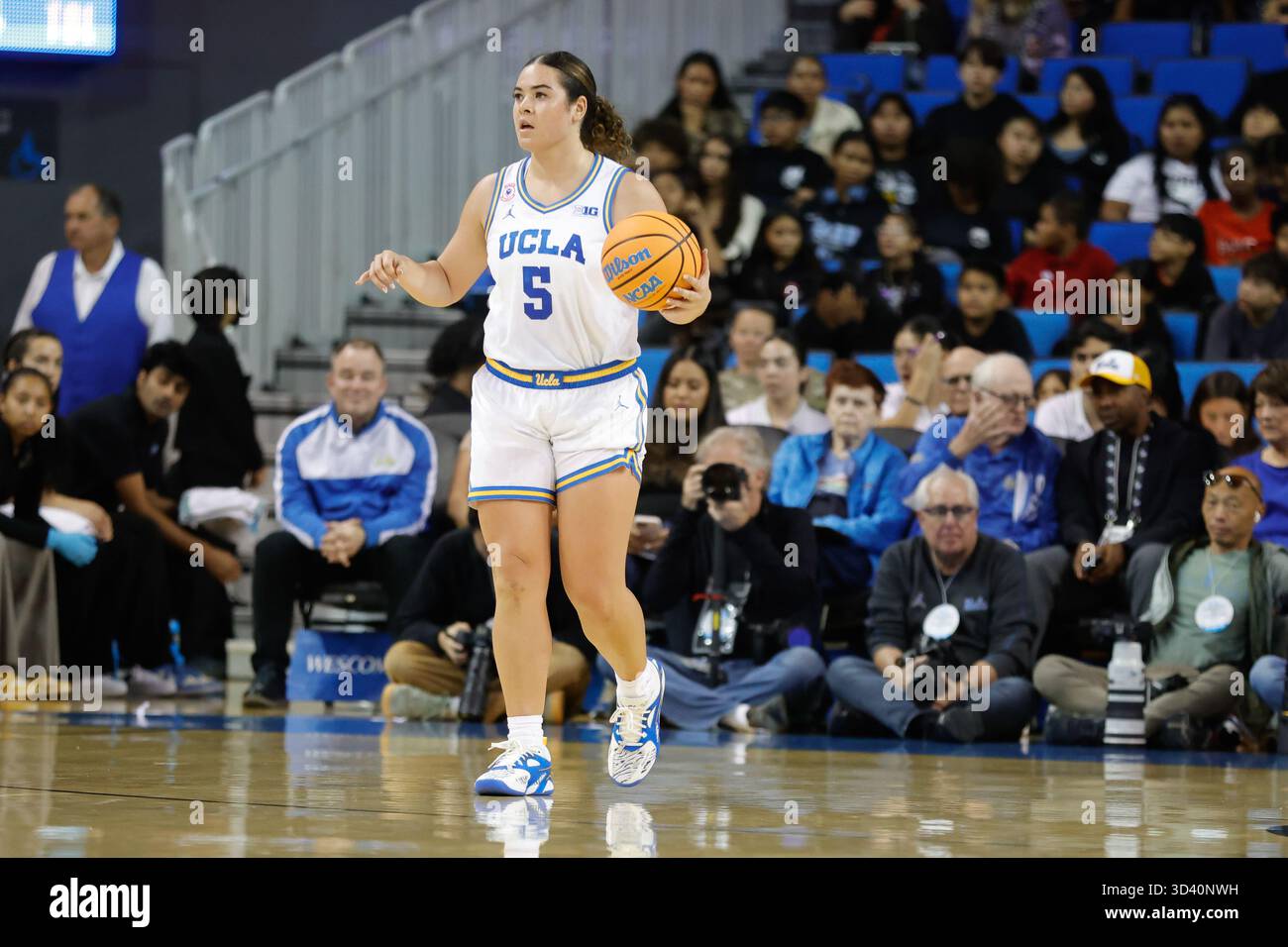 LOS ANGELES, CA - NOVEMBER 06: UCLA Bruins guard Charlisse Leger-Walker ...
