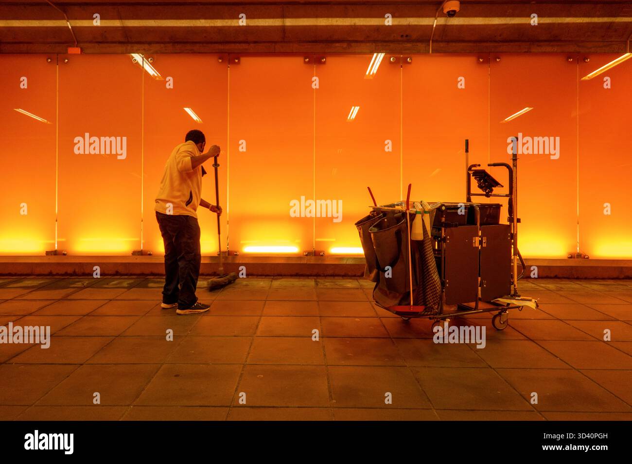 Janitor hi-res stock photography and images - Alamy