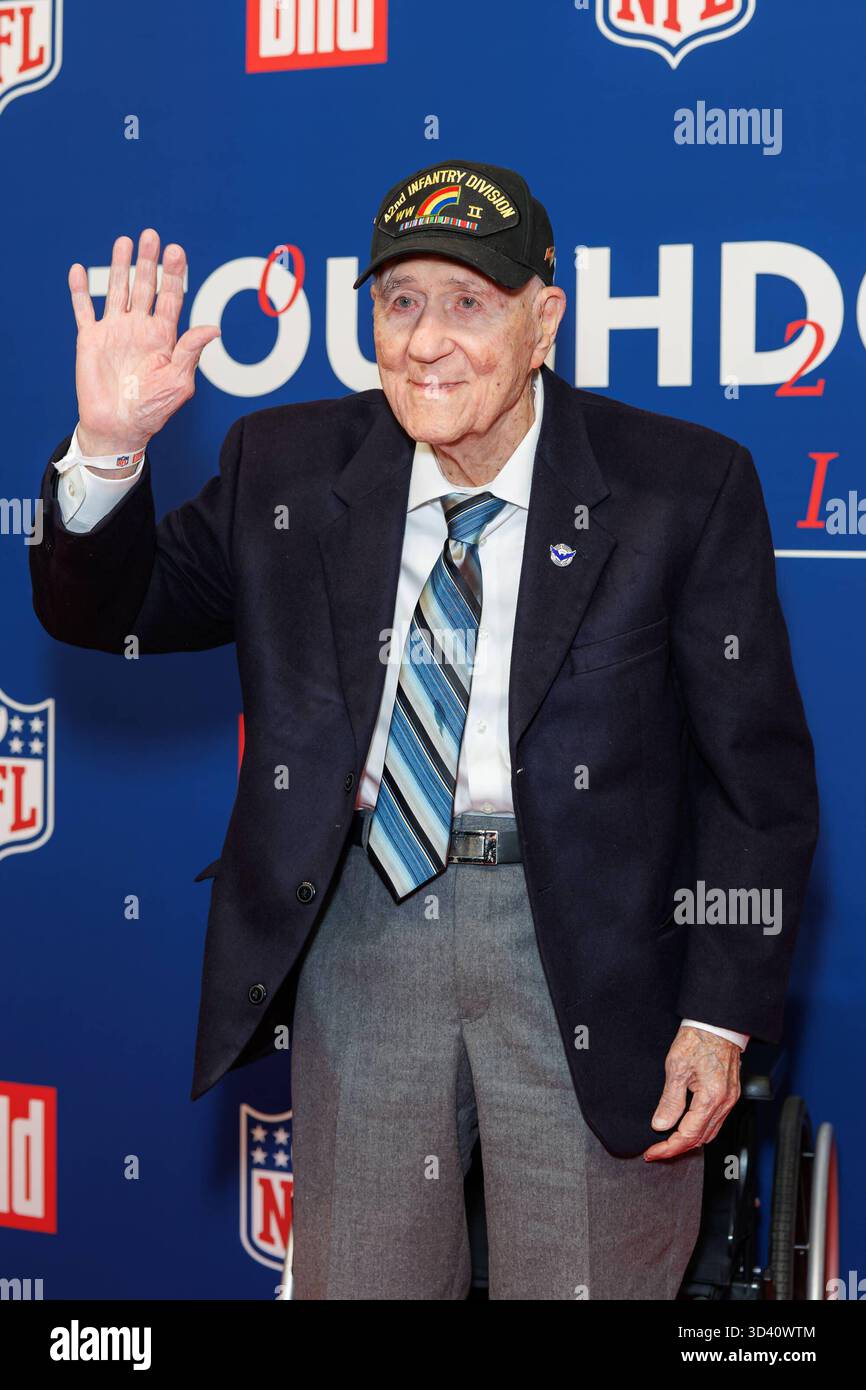 Empfang - BILD NFL TOUCHDOWN BERLIN - Hilbert Hibby Margol beim BILD ...