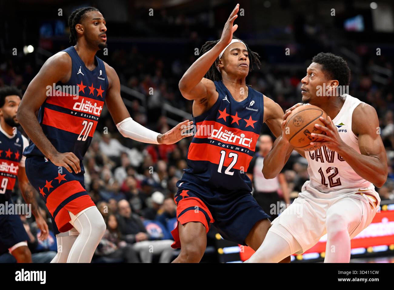Cleveland Cavaliers forward De'Andre Hunter (12) attempts to make a ...