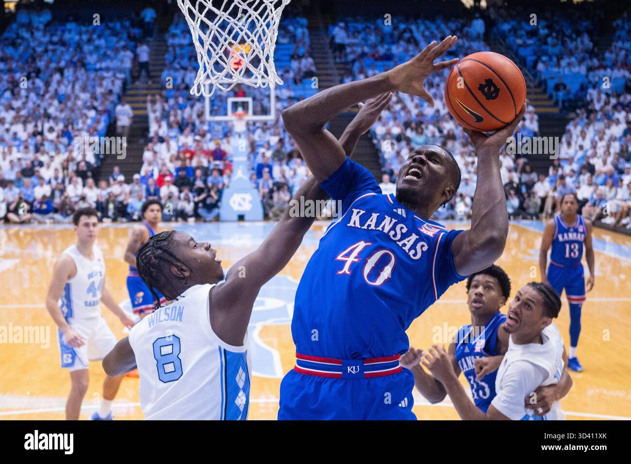 November 7, 2025: Kansas Jayhawks forward Flory Bidunga (40) shoots on ...