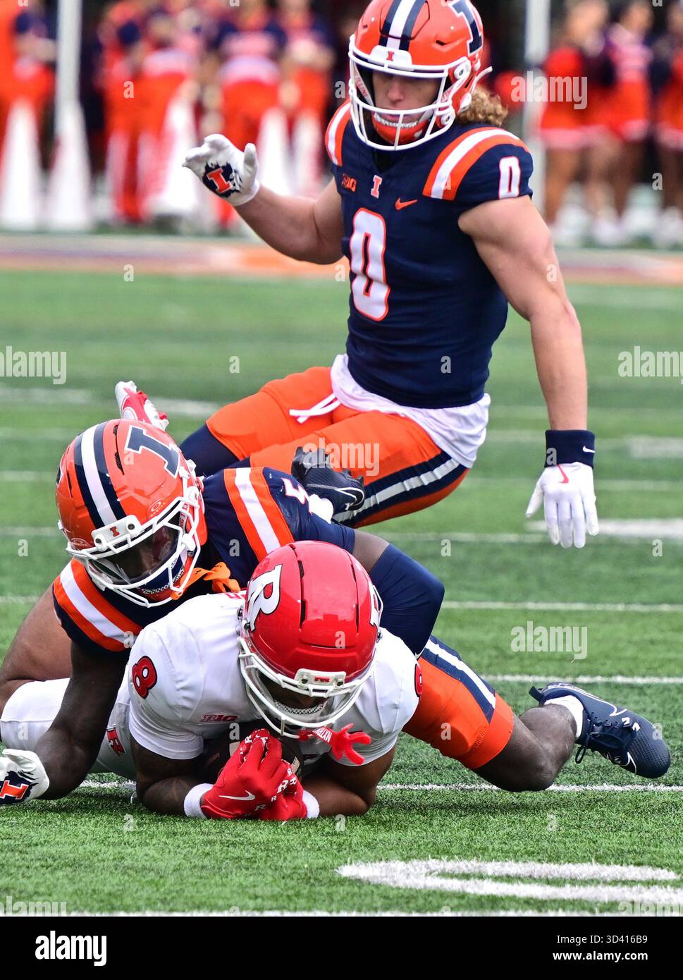 CHAMPAIGN, ILL - NOVEMBER 01: Illinois left cornerback Torrie Cox Jr (5 ...