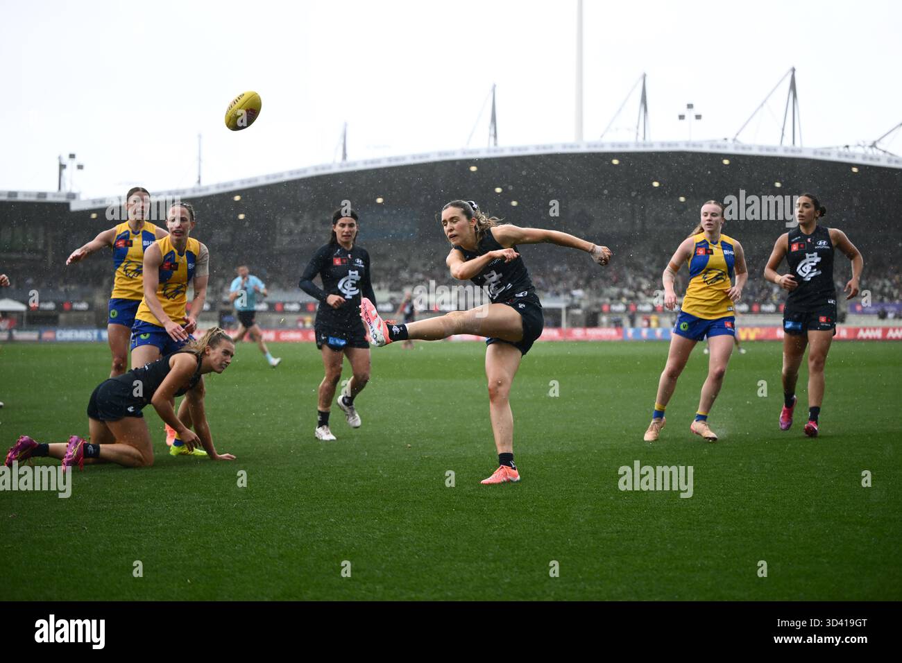 Dayna Finn of Carlton (centre) during the AFLW Elimination Final match ...