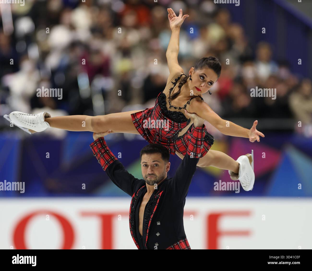 Lilah FEAR and Lewis GIBSON of the United Kingdom perform in the Ice ...