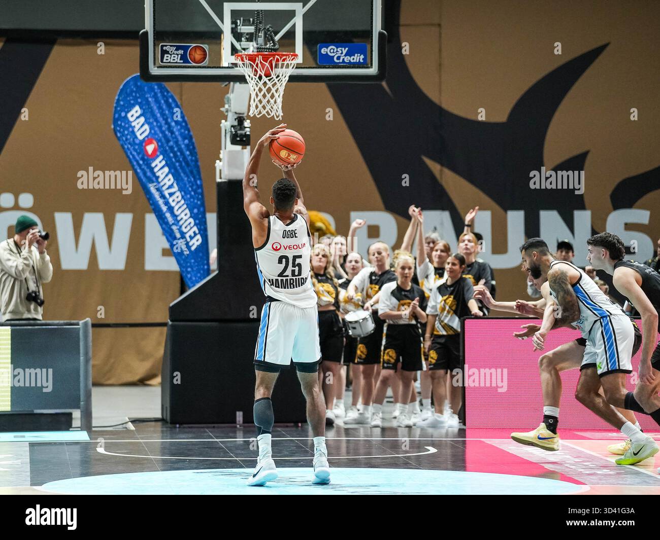 Kenneth Ogbe (Veolia Towers Hamburg, 25) during free throw Basketball ...