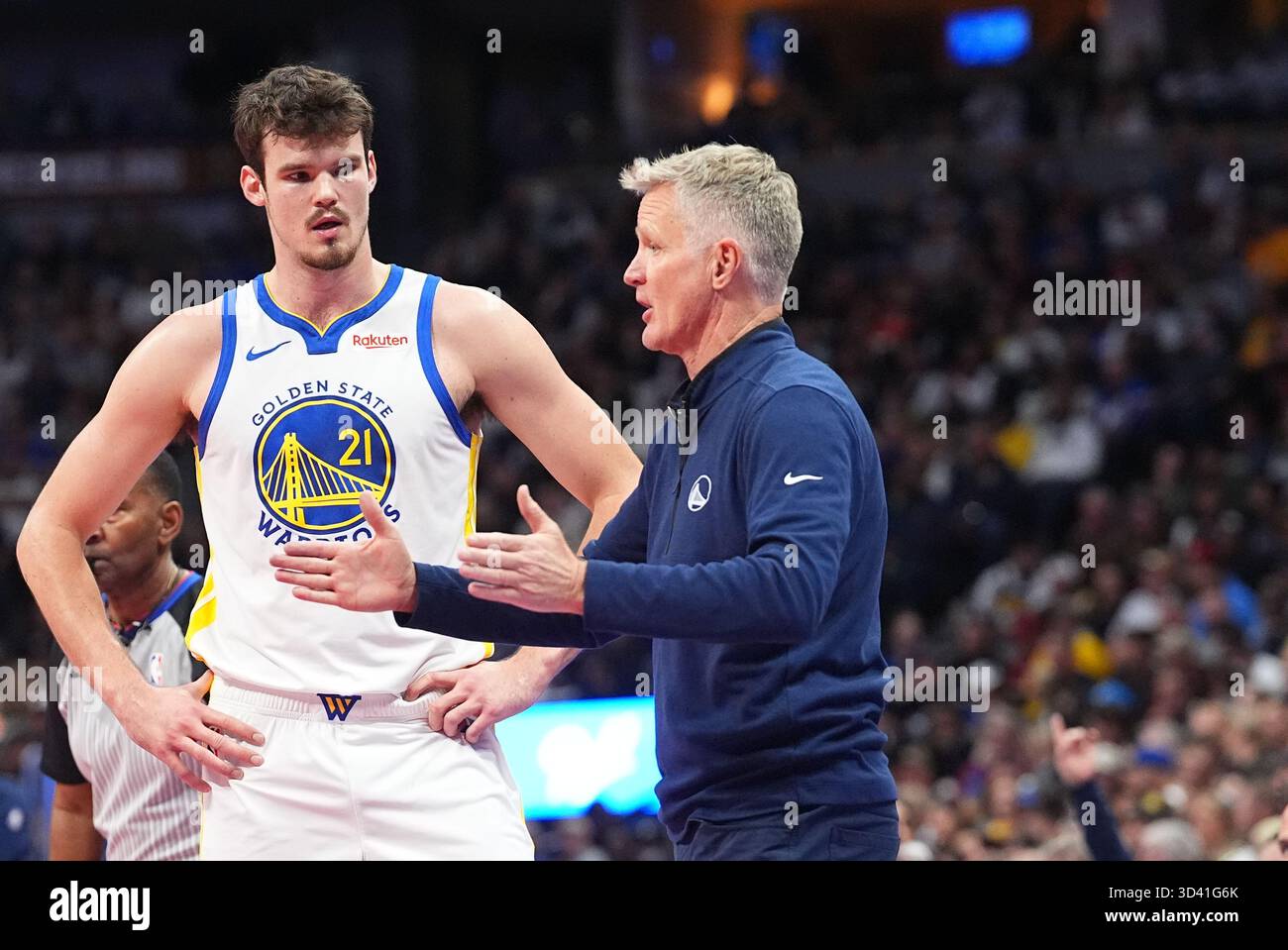 Golden State Warriors Head Coach Steve Kerr, right, confers with center ...