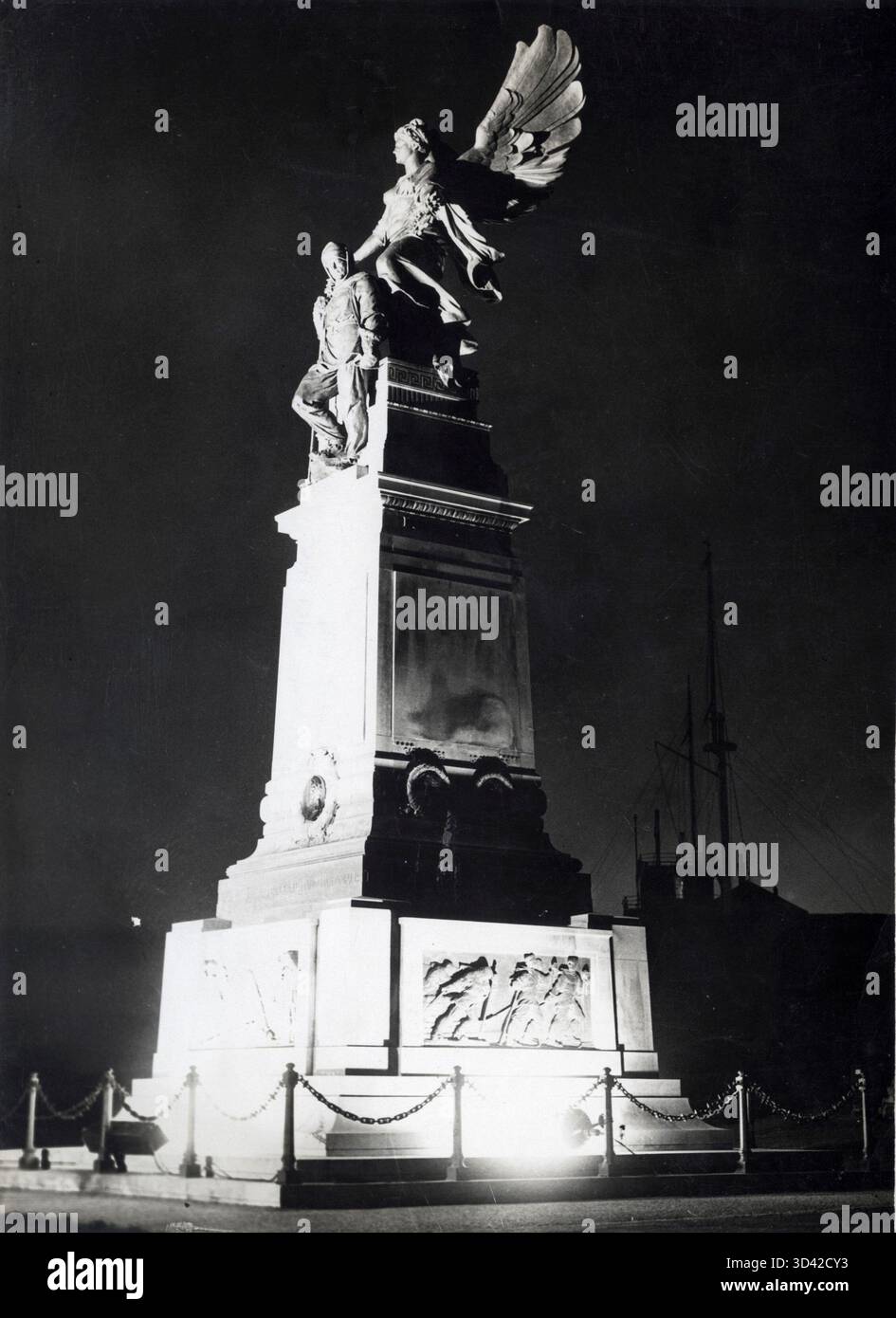 A monument dedicated to Robert Falcon Scott, the polar explorer ...