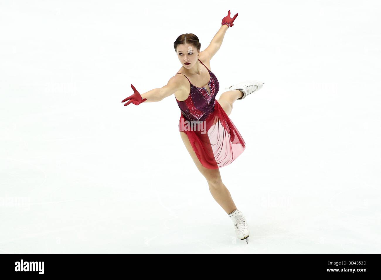 (251108) -- OSAKA, Nov. 8, 2025 (Xinhua) -- Sofia Samodelkina of ...