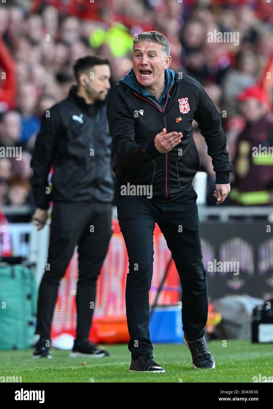 Wrexham manager Phil Parkinson reacts during the Sky Bet Championship ...