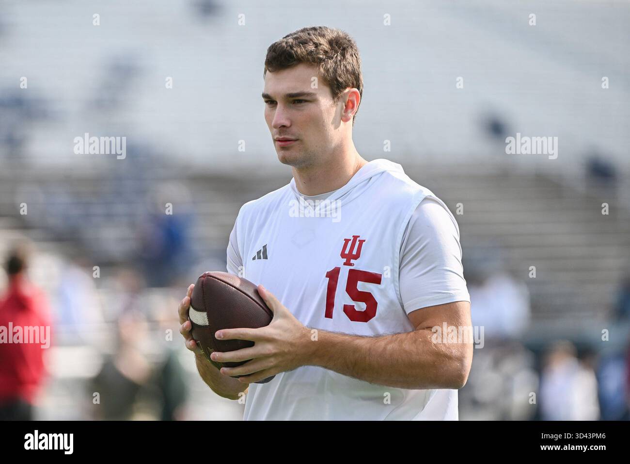 Indiana quarterback Fernando Mendoza (15) warms up before an NCAA ...