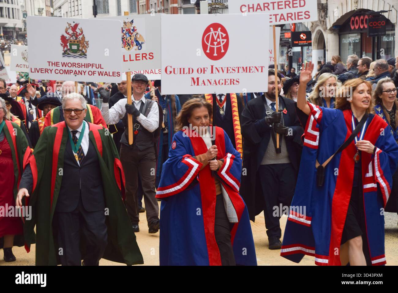 London, UK. 8th November 2025. The Lady Mayor's Show procession passes ...
