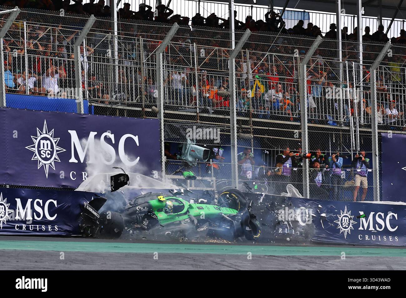 Gabriel Bortoleto (BRA) Sauber C45 crashed out of the race. 08.11.2025 ...