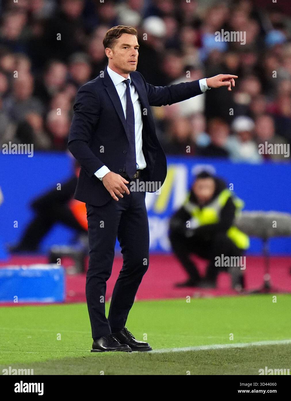 Burnley manager Scott Parker on the touchline during the Premier League ...