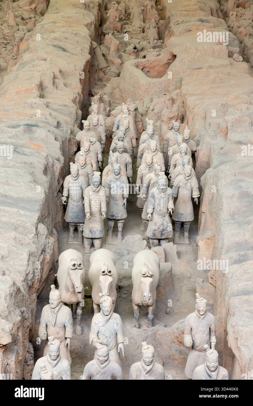 Terracotta army soldiers in the mausoleum tomb of Qin Shi Huang, first ...