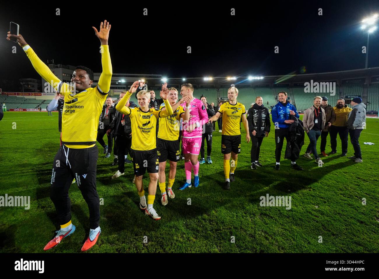 Oslo 20251108. Start celebrates after the 1st division football match ...