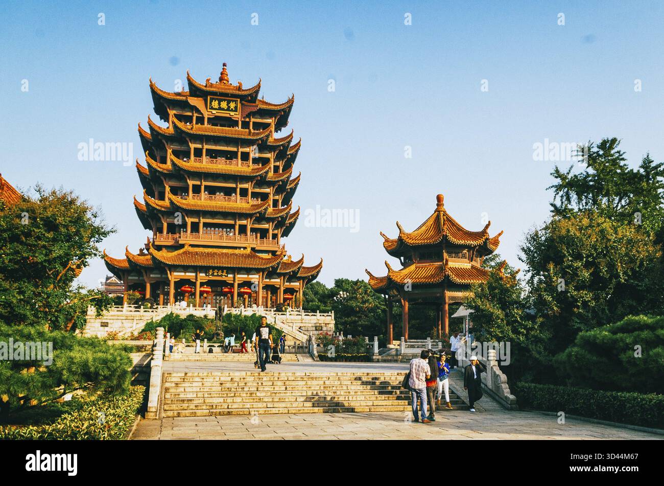 Yellow crane tower building hi-res stock photography and images - Alamy