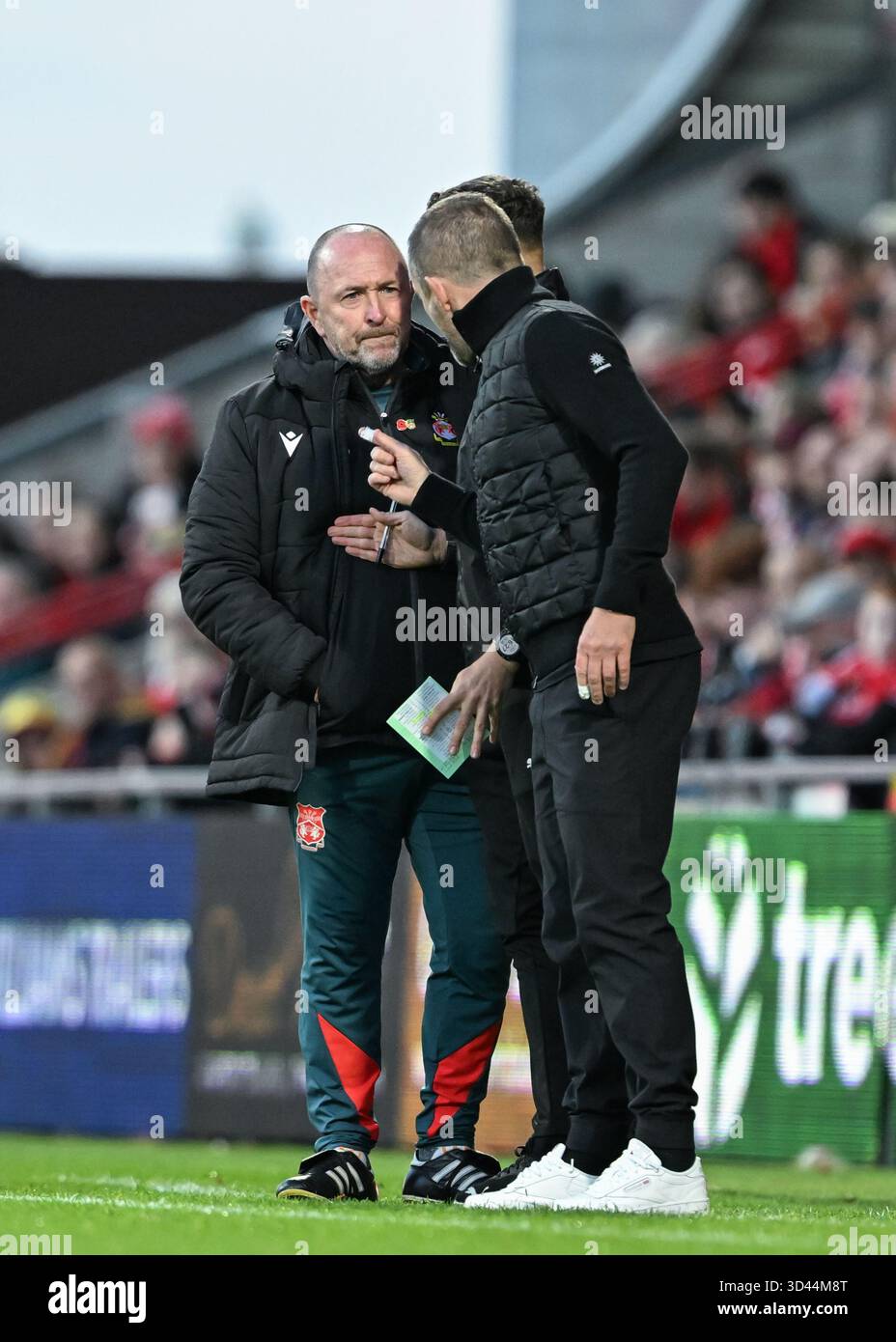 Wrexham assistant manager Steve Parkin and Charlton Athletic manager ...